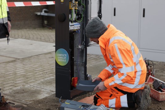 Laadpalen en straatverlichting drie keer sneller aansluiten met nieuwe ...